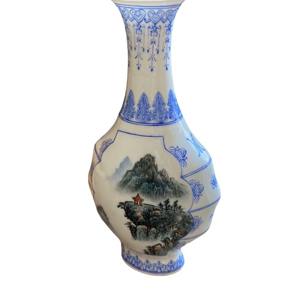 Accents | Vase Very Delicate In Cloth Box Lined With Pink Satin Back ...